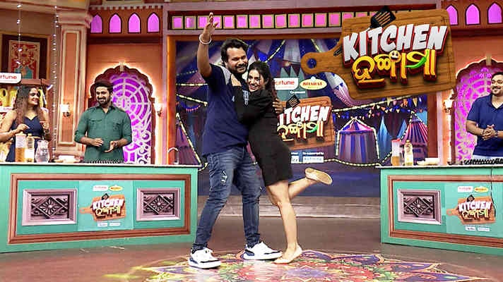 Watch and Enjoy most popular reality show 'KITCHEN HUNGAMA' Ep -18